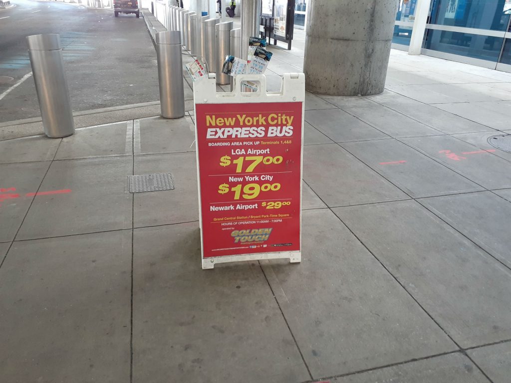 How to get the Express Bus from JFK Airport to Manhattan - Your options